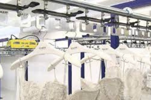 Conveyors in Garment Handling and Distribution - EKA Conveyors